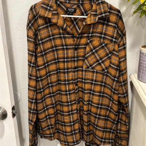 Boohoo | Shirts | Boohoo Casual Button Down Shirt Brown And Black ...